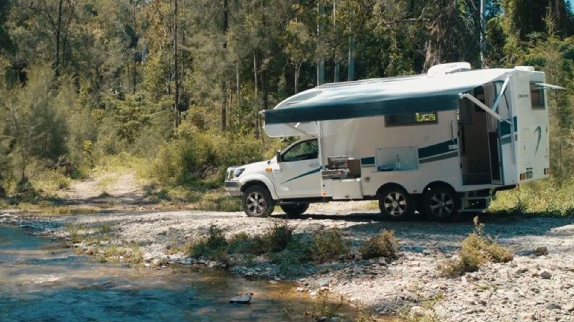 6x6 Conversions Australia: 4x4 to 6x4/6x6 | Multidrive Technology